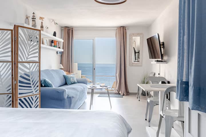 "Belvédère De La Mer"

Terrasse-piscine-pkg-wifi - Spain