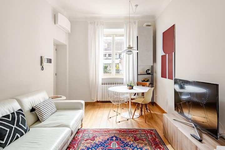 Design Apartment Central Milan • Quiet & Bright - Milan