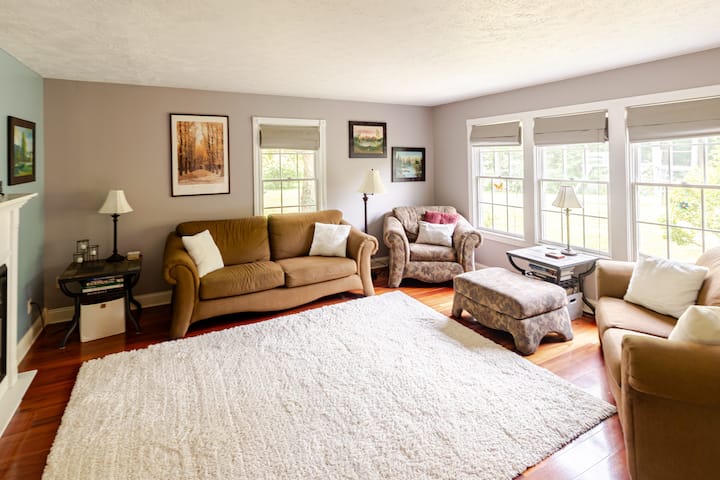 Peaceful Country Home & Pool Near Depauw - Cloverdale, IN