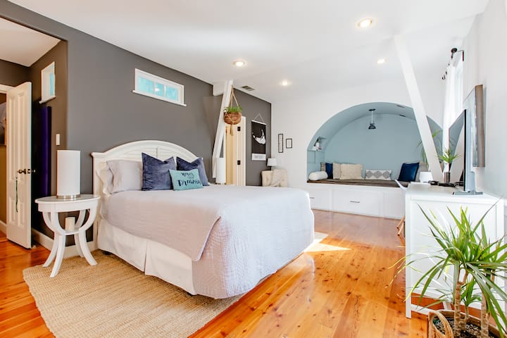 Peaceful Guest Suite In Central Castro With Easy Parking - San Francisco, CA