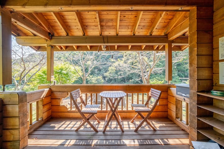 静かな森の中でBbqと焚火を楽しむ北欧ログハウス　Sunny Side Cottage - Shimoda