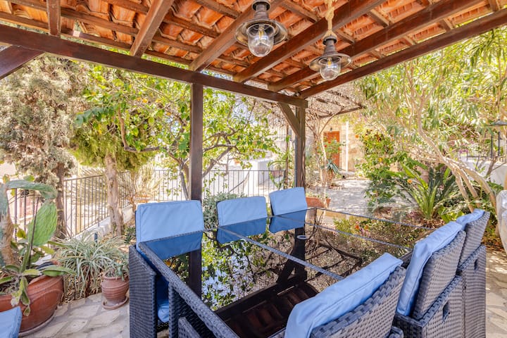 Quiet Cottage, 3 Terraces, Sunset Bay Views - Hersonissos