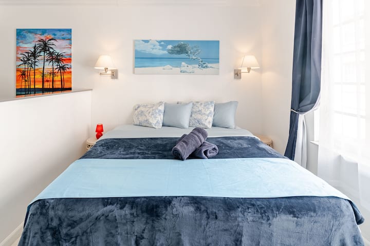 Charming Renovated On Ocean Drive Jacuzzi Sobe - South Beach, FL