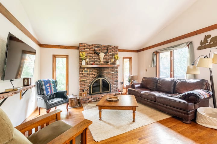 Wonderful Chalet Perfectly Located In Lake Naomi - Pocono Lake