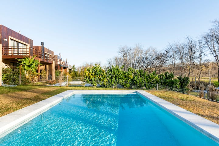 Pilar. Laguna Y Club. - Villa Rosa