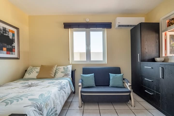 I Love Palm Beach, Efficient 1 Bedroom Guesthouse - Aruba