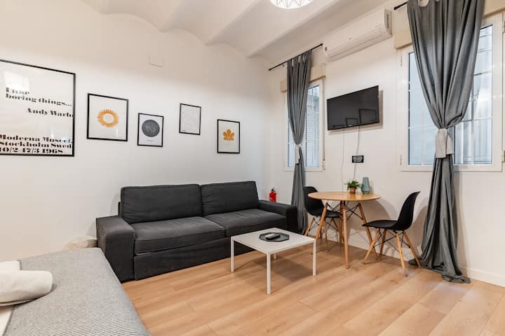 Santa Ana's Charming Apartment - Madrid