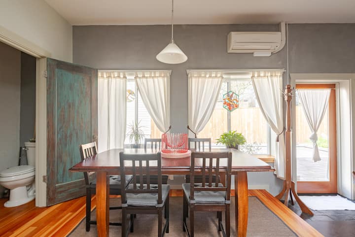 Artsy, Lofty, Open 1br Comfort In Converted Church - Portland, OR