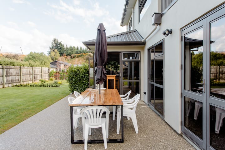 Savannah Luxury Room With Stunning Mountain Views - Queenstown