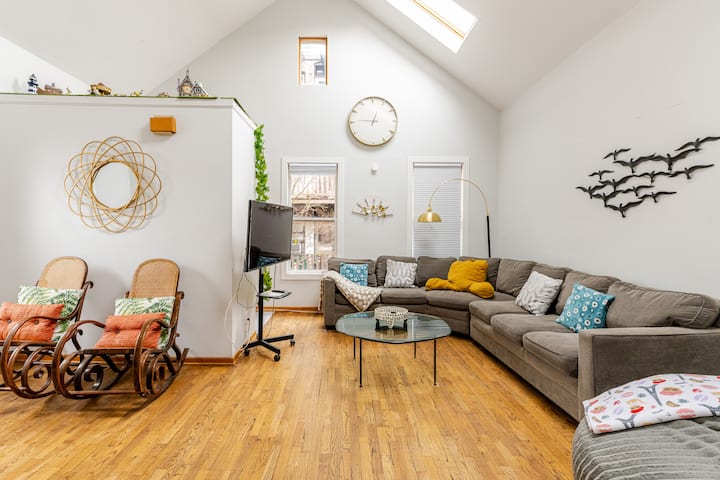 Private Cozy Home -  Ukrainian Village - Chicago, IL
