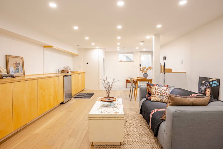 Private Renovated Suite In West End Toronto - Toronto