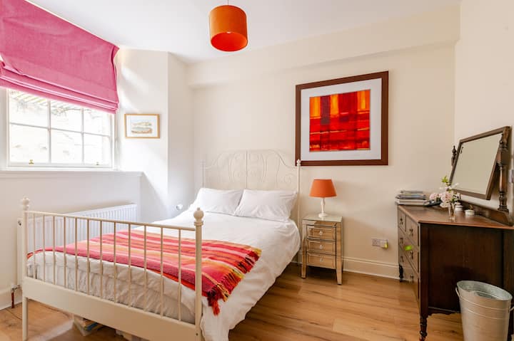 Central Double Bedroom With Ensuite Shower Room - Edimburgo
