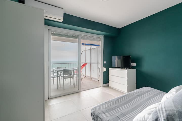 Carmines 33, Frente Al Mar, Central - Cullera