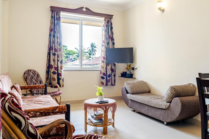 Serene Poolside Apt W/ Beach Access - Goa