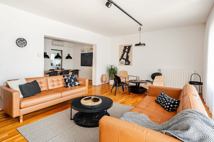 Big Family Apartment With Balcony And Free Parking - Rovinj