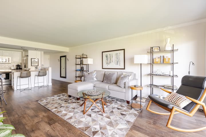 Executive Lookout:  See-all, Be-all, Luxury Condo. - Sacramento, CA
