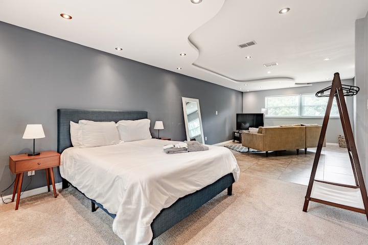 2/2 Spacious Modern House -