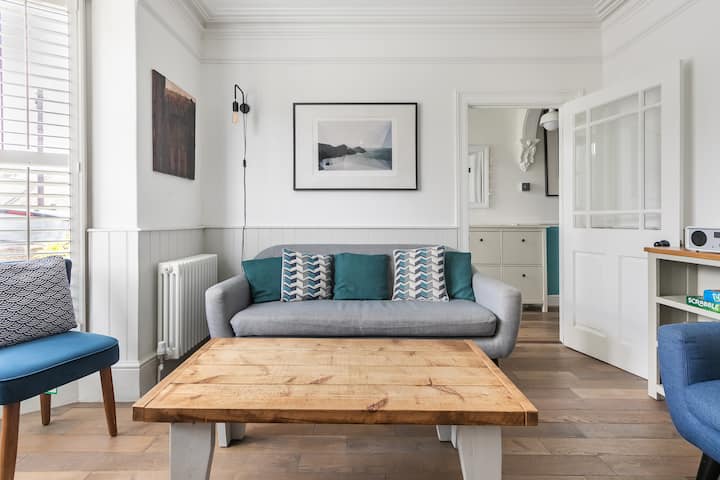 Porthmeor Sands - Sea Views - Beach 5 Min Walk - St Ives