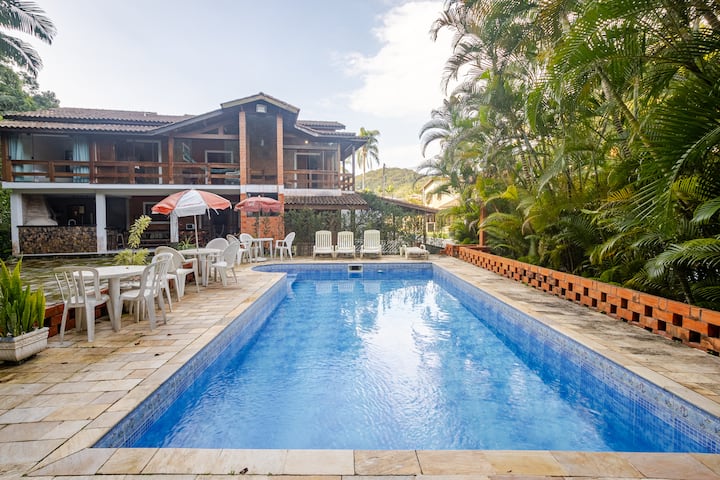 Aconchego no condominio Jd. Pernambuco II - Guarujá