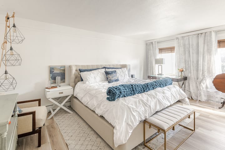 The Port- A Peaceful Penthouse Level Pied-à-terre - Seattle, WA