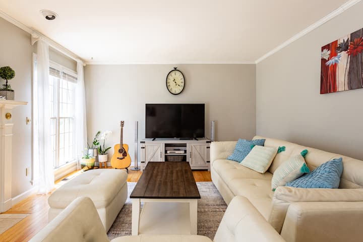 Comfortable Home In Saratoga Springs - Saratoga Springs, NY