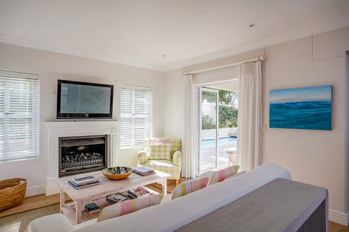 Tshibain - Our Heavenly Hermanus Hideaway - Hermanus