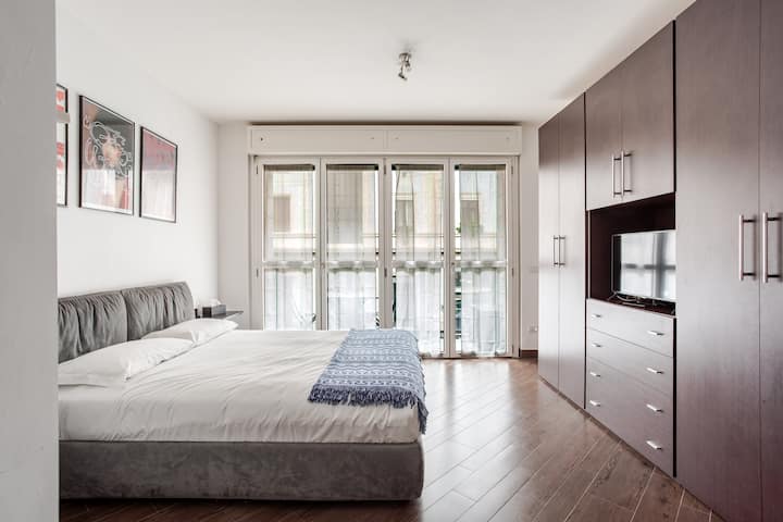 Modern Apartment With Private Parking Duomo, Milan - Mailand