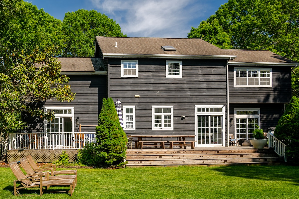 The Hamptons Vacation Rentals with a Pool - New York, United States ...