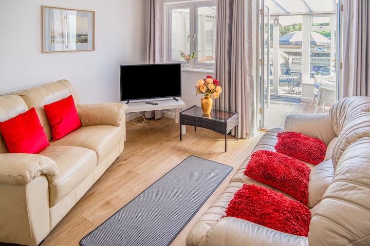 Riverside Location - Westward Ho!