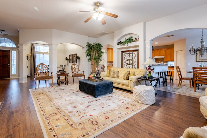Luxury Woodlands Home Minutes From Houston! - The Woodlands, TX