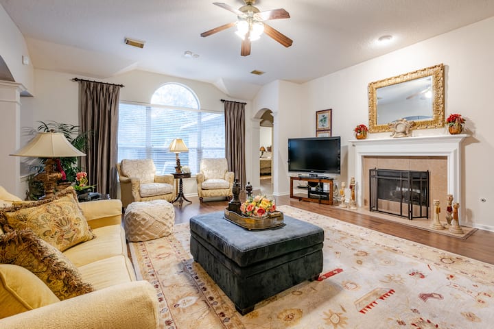Luxury Woodlands Home Minutes From Houston! - The Woodlands, TX