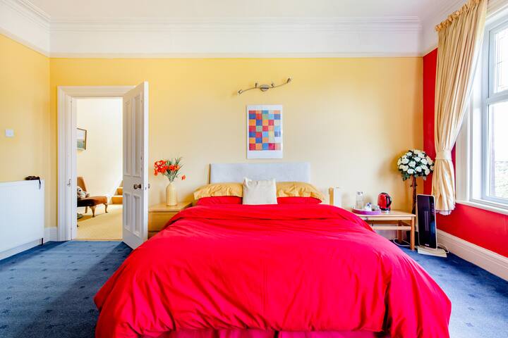 Spacious Room, Great Location - Southport