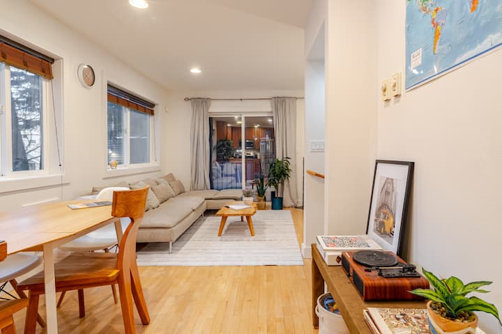 3br Home | Capitol Hill | Parking | Ev Charger - Seattle, WA