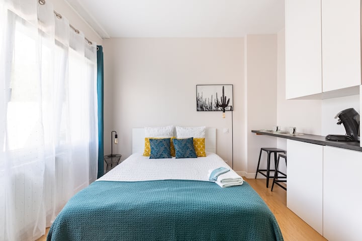 Chambre Indépendante Avec Petit Dejeuner Inclus - La Rochelle