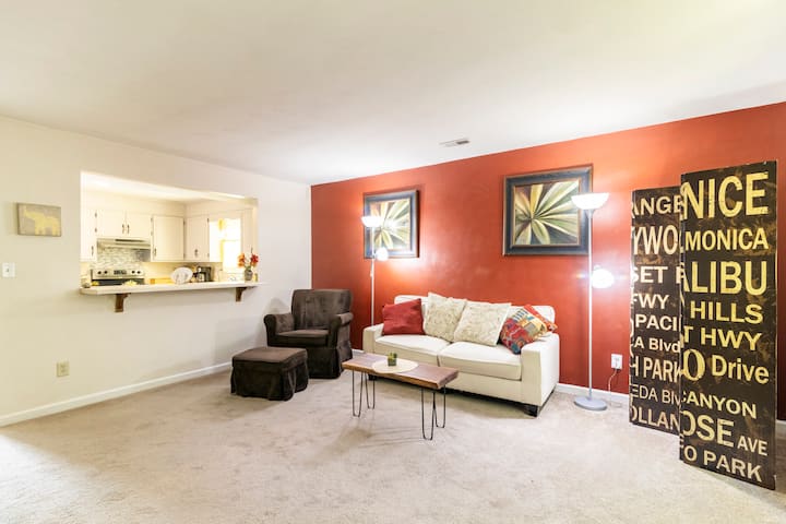 2 Bedroom Duplex Near Carilion & Downtown Roanoke! - Roanoke