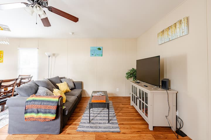 Marvelous Mobile Sleeps 8+ - Savannah, GA