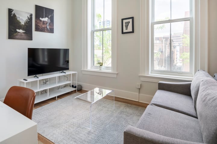 Modern Condo With Historic Features Downtown Cincy - Cincinnati