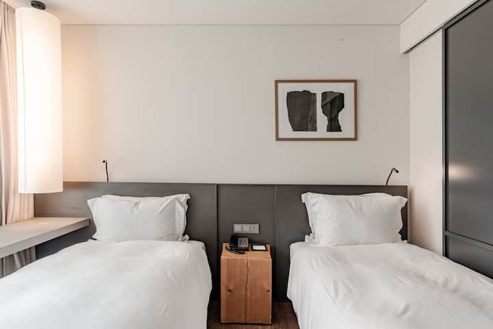 5 Min Walk To Gwanghwamun Station, Standard Twin - Séoul