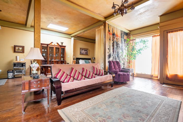 Grand And Cozy 1920's Sf Studio - San Francisco, CA