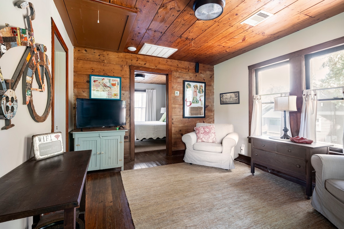 Downtown Houston House Vacation Rentals - Houston, TX | Airbnb