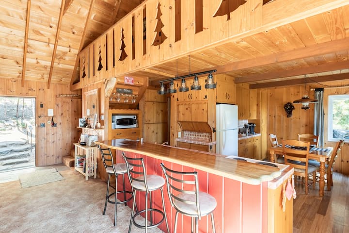 Mi-wuk's 'Tepeace' Lodge, Family Fun, Dog-friendly - Long Barn, CA