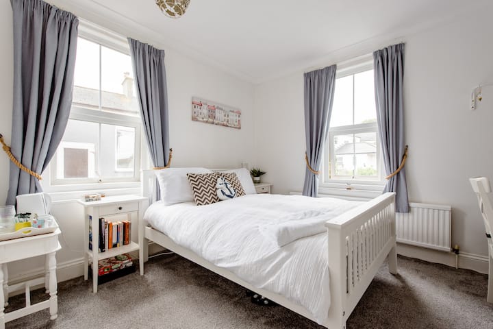 En-suite Double Room, Near Amenities And Sea Front - Dawlish