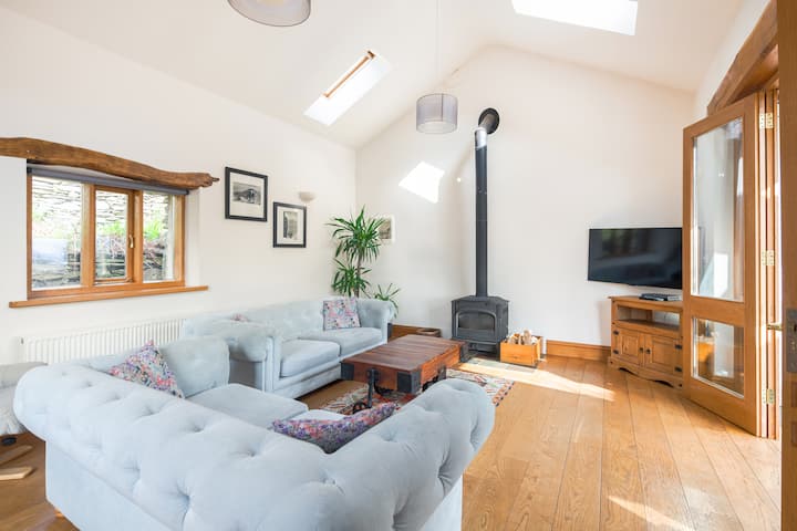 Rustic Farmhouse, Snowdonia, Hot Tub & Ev Charger - 웨일즈