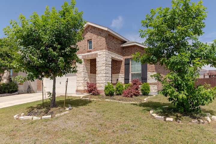 The Farmhouse - San Antonio, TX
