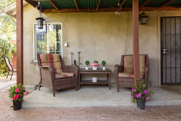 Charming Studio - Bakersfield, CA