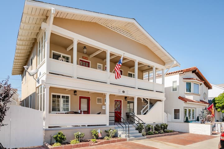Historic Top Unit On Balboa Island - California