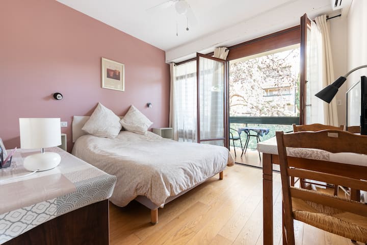 Studio Calme,  Indépendant,  Proche Centre. - Aix-en-Provence
