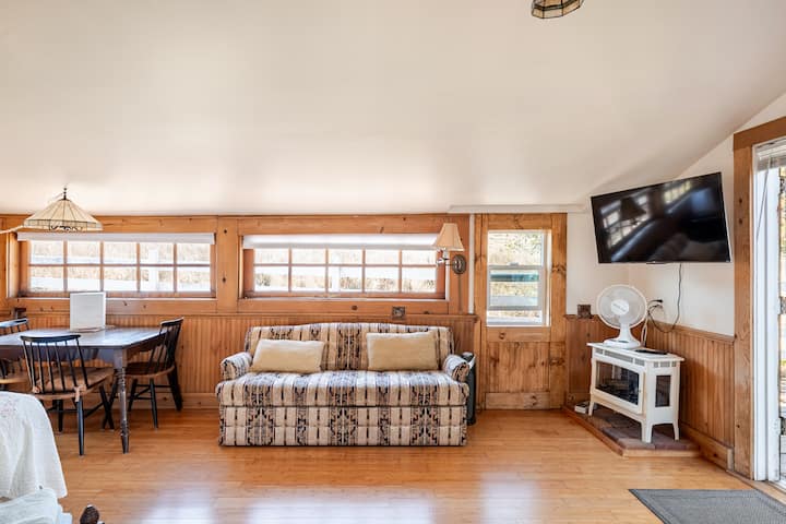 Estero Schoolhouse Guest Studio - Dillon Beach, CA