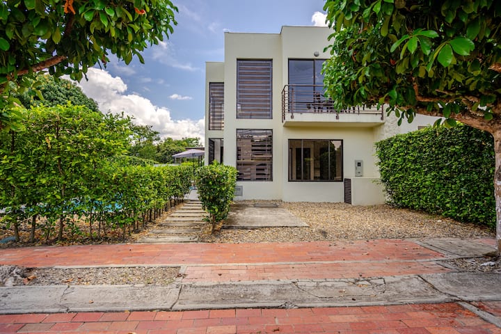 Moderna Casa De Campo En Anapoima. - Apulo