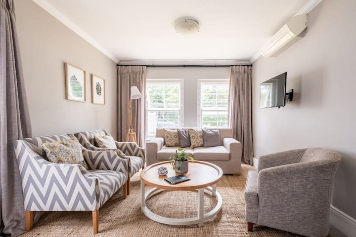 Contemporary Apartment In The Historic Core Of Stellenbosch - Stellenbosch